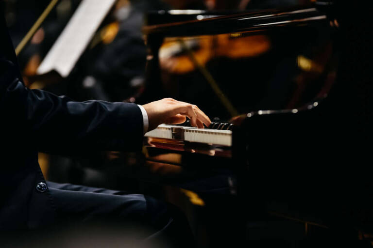Ezio Bosso è morto: il pianista e compositore aveva 48 anni