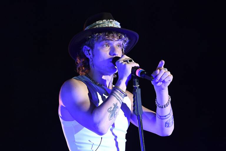 Irama incontra due fan all'Università: il video diventa virale