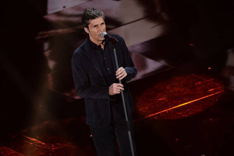 Chi è Neri Marcorè, attore e comico italiano