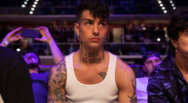 Tony Effe: primo nella classifica Debut Global con il nuovo album