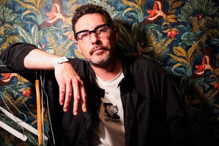 Willie Peyote esplora nichilismo e tenerezza nel nuovo album