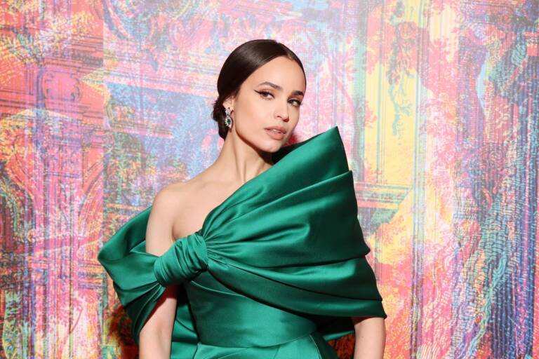 Chi è Sofia Carson, la cantante di Come Back Home
